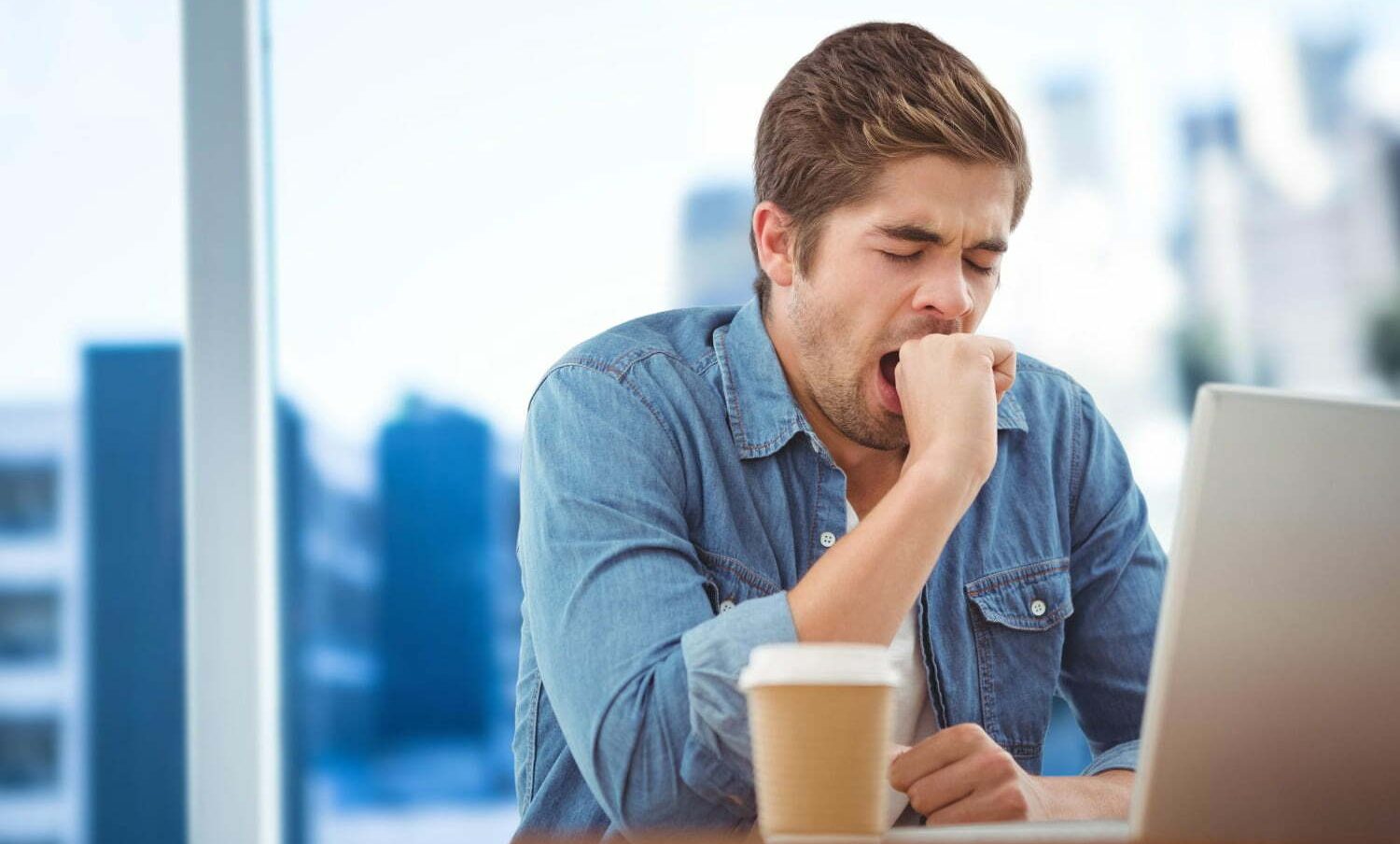 ¿Sabes por qué bostezamos más en verano?