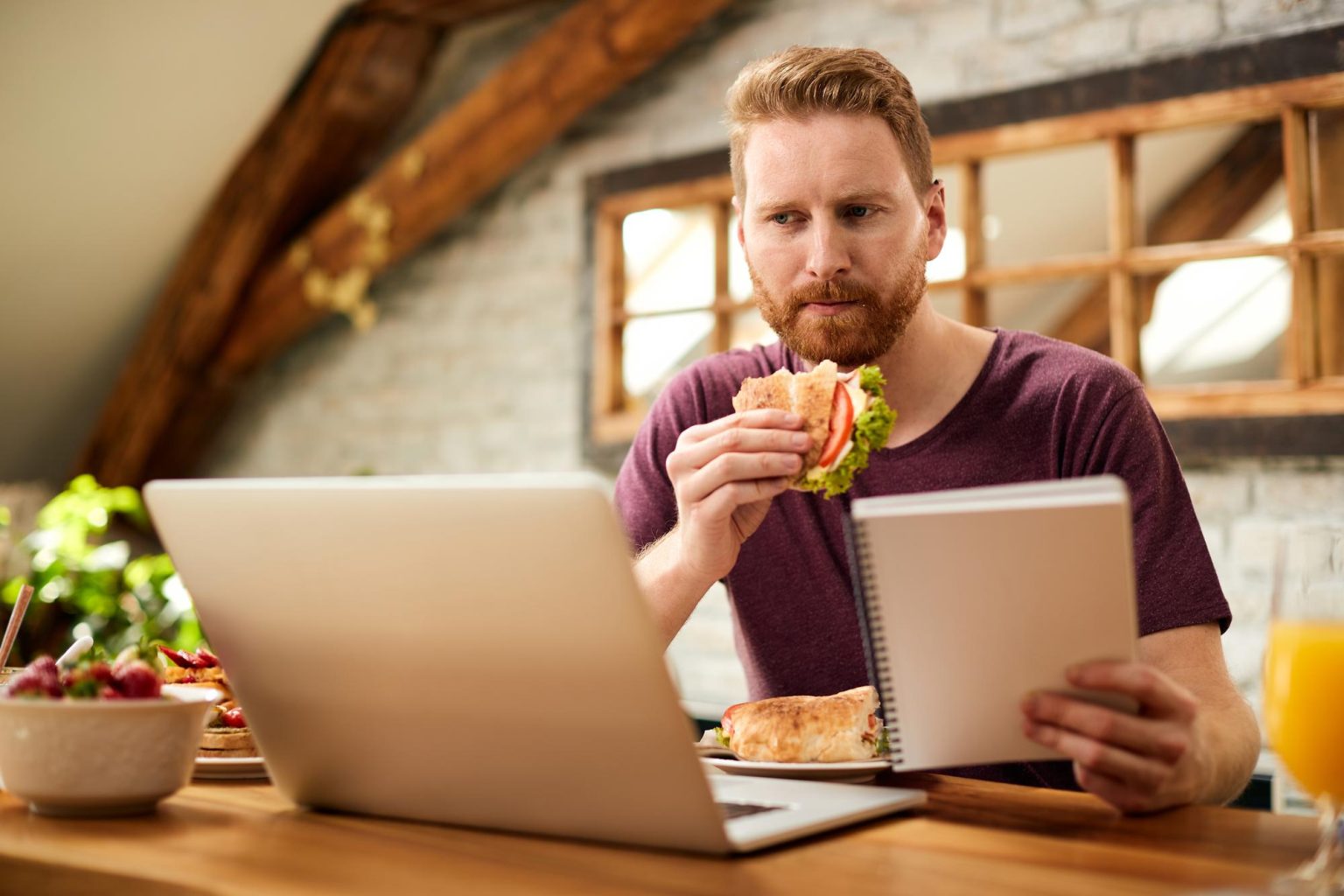 ¿De dónde viene la tradición de las 3 comidas principales al día?