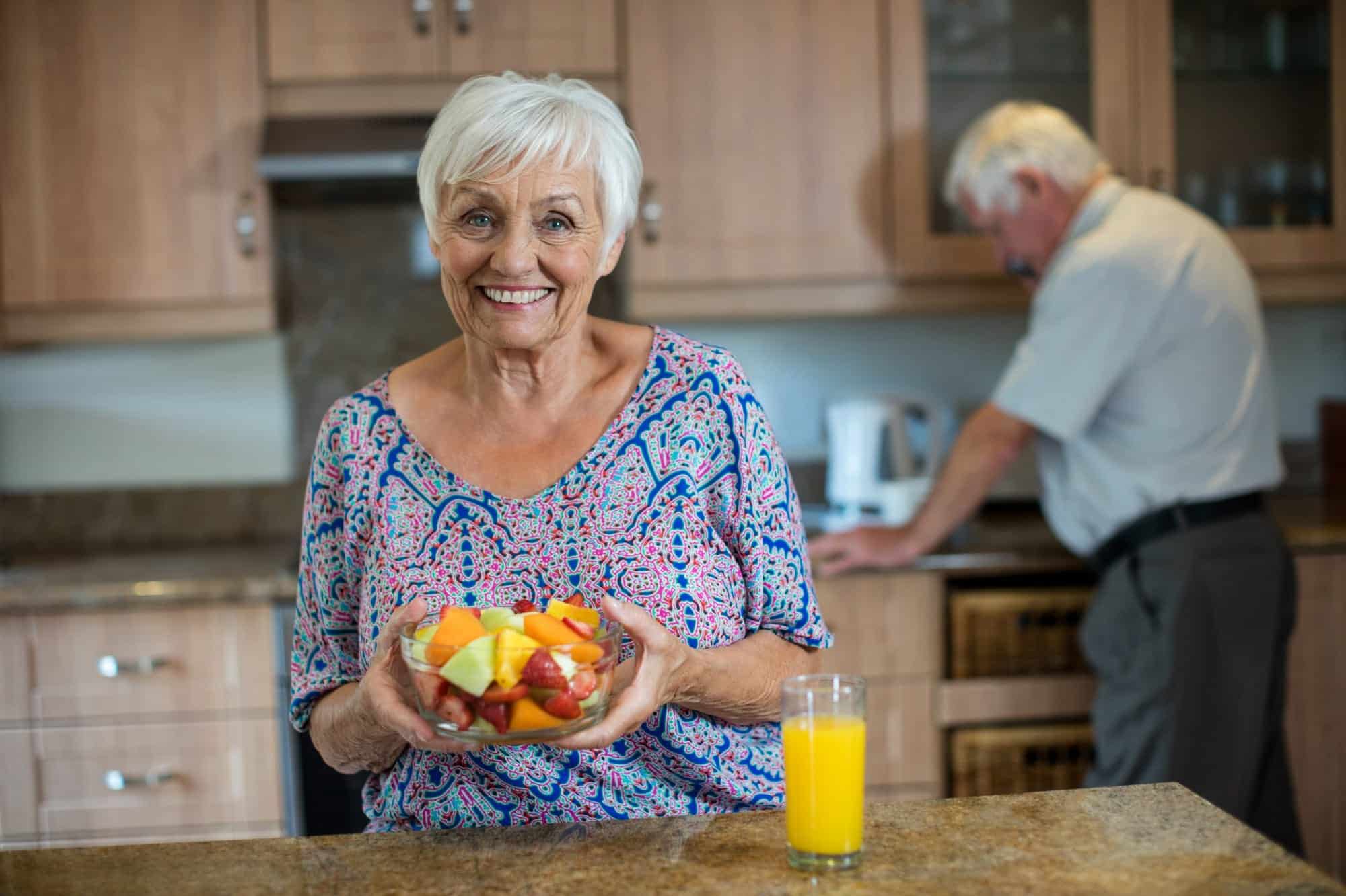 Si tienes más de 60, esta es la fruta que no puede faltar en tu dieta